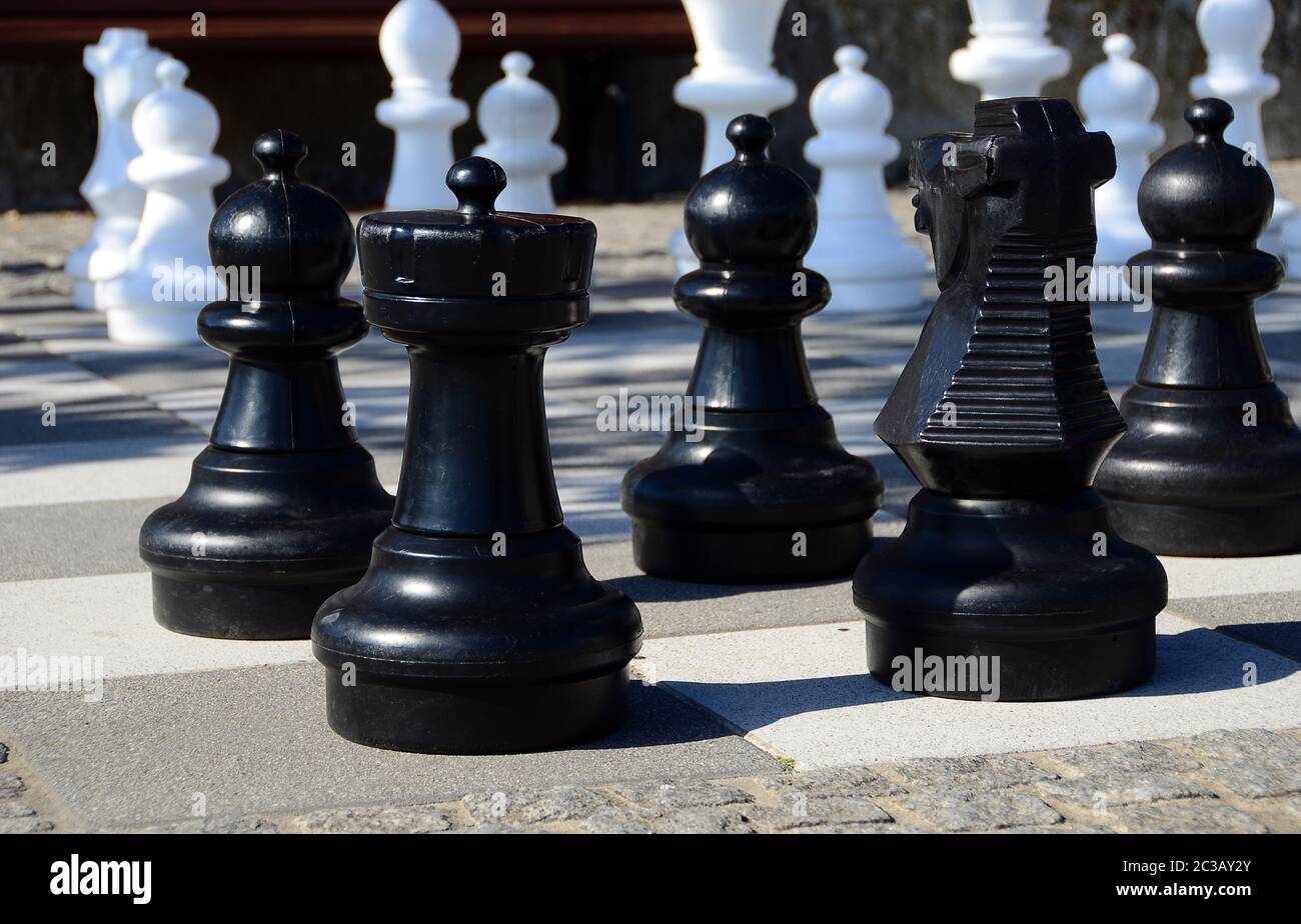 Black chess hi-res stock photography and images - Alamy