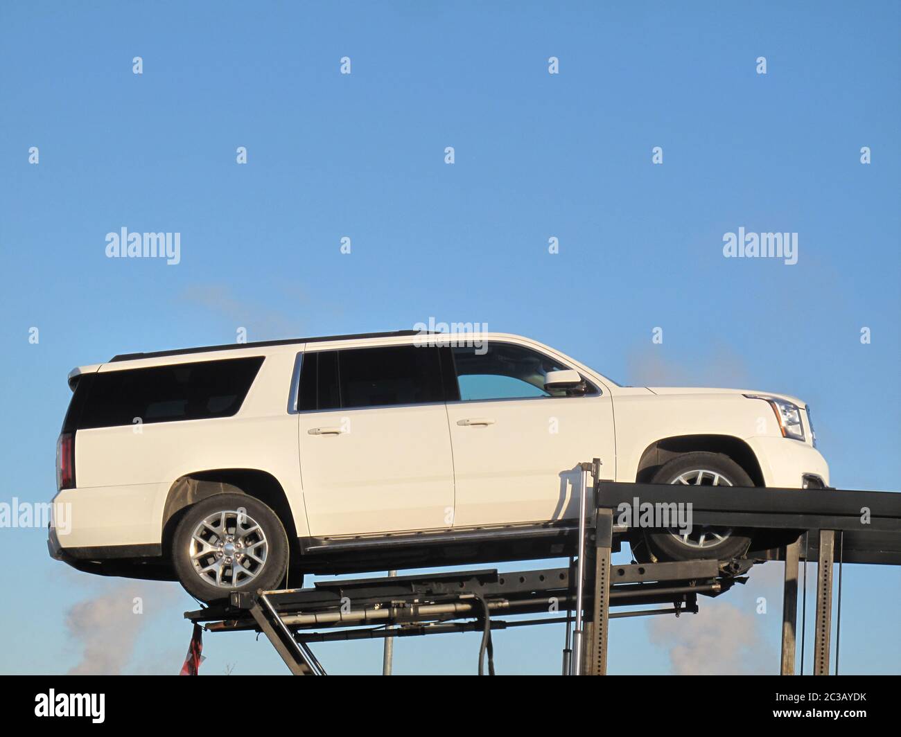 High bed vehicle hi-res stock photography and images - Alamy