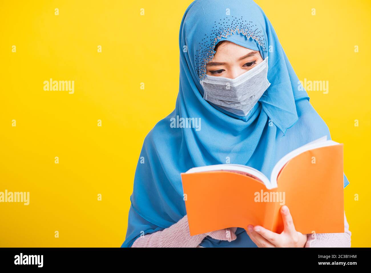 Asian Muslim Arab, Portrait of happy beautiful young woman religious ...