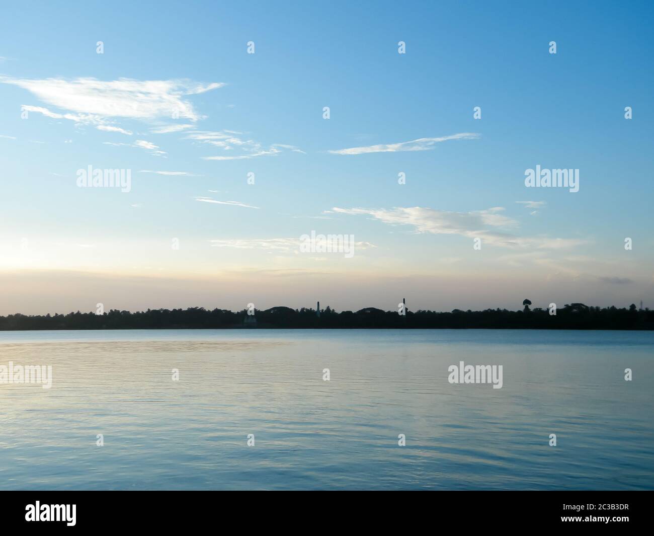 Sunset Skylight Reflection on Lake Water by sun reflector. The moody ...