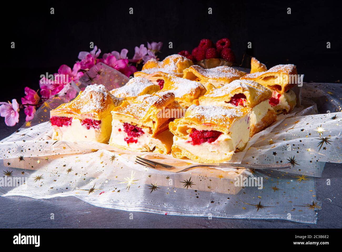 Karpatka cake hi-res stock photography and images - Alamy