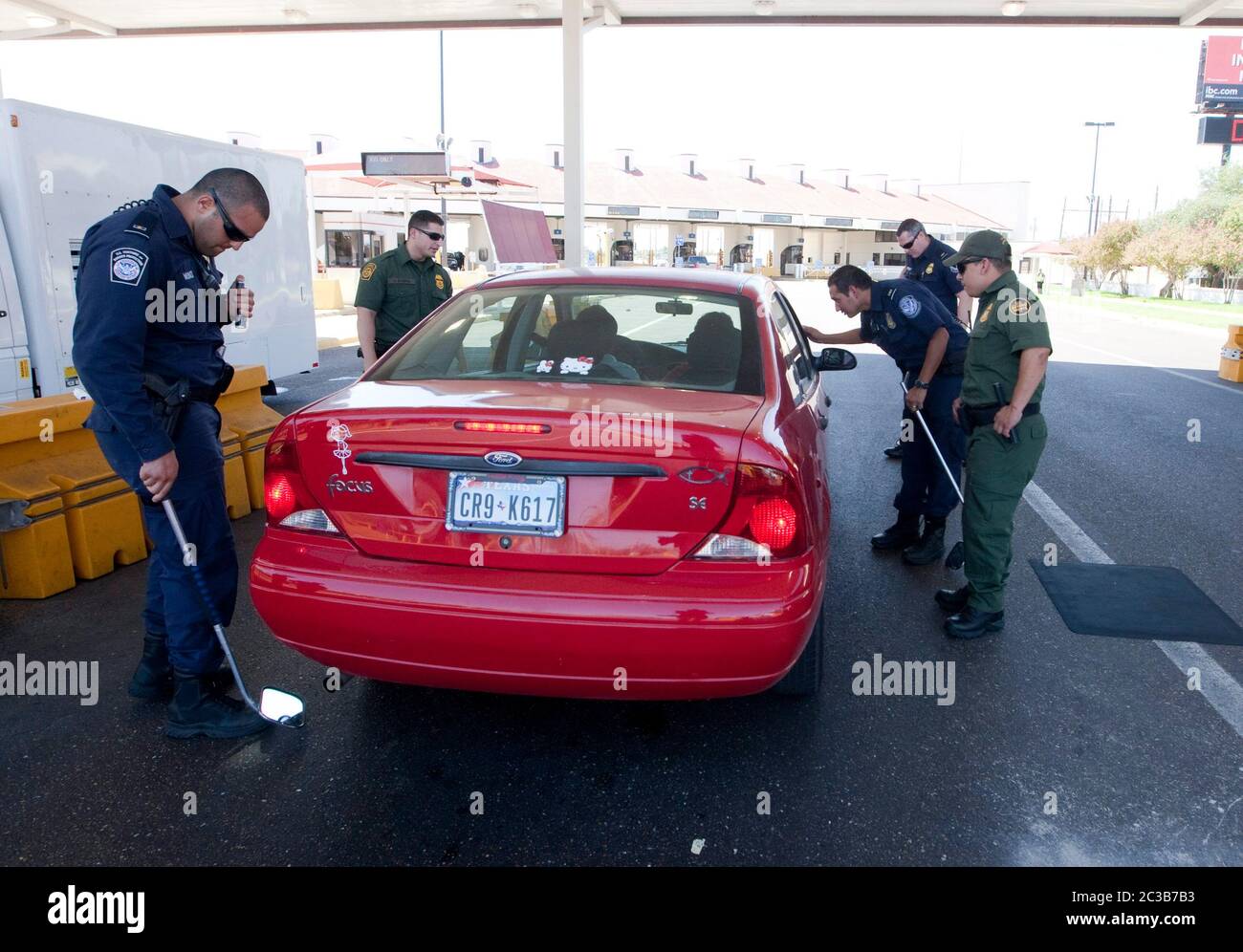 Vehicle checkpoint hi-res stock photography and images - Alamy