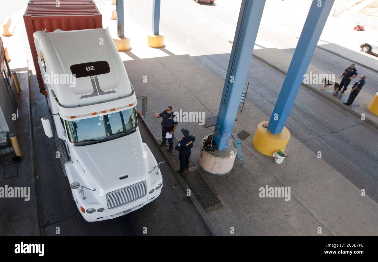 Texas on the world trade bridge hi-res stock photography and images - Alamy