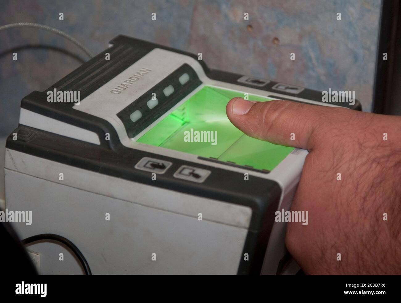 Security scanner photos hi-res stock photography and images - Alamy