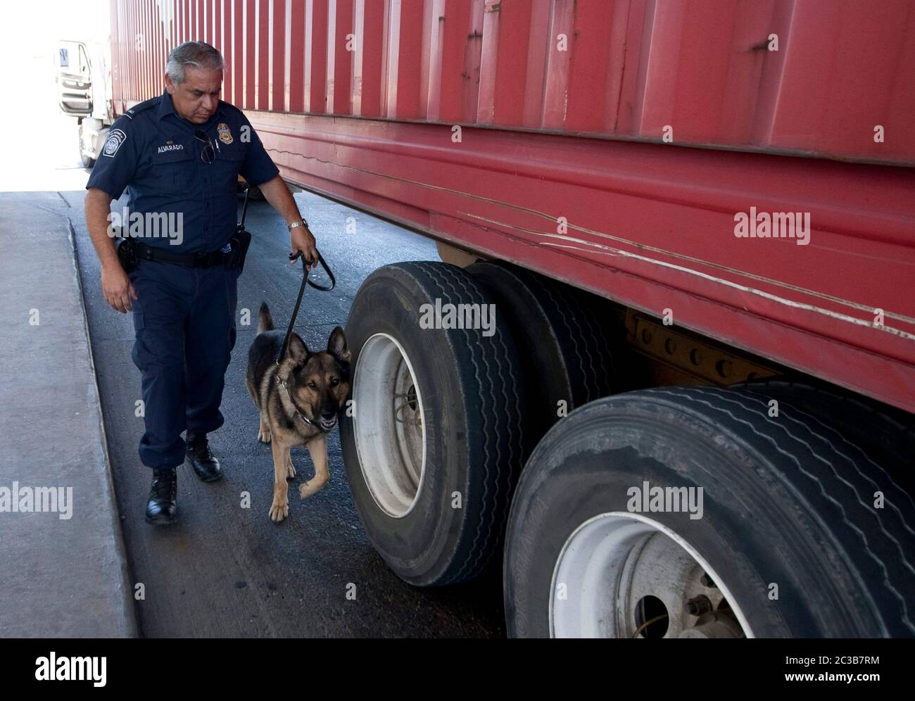 U s customs and border mexico truck hi-res stock photography and images ...