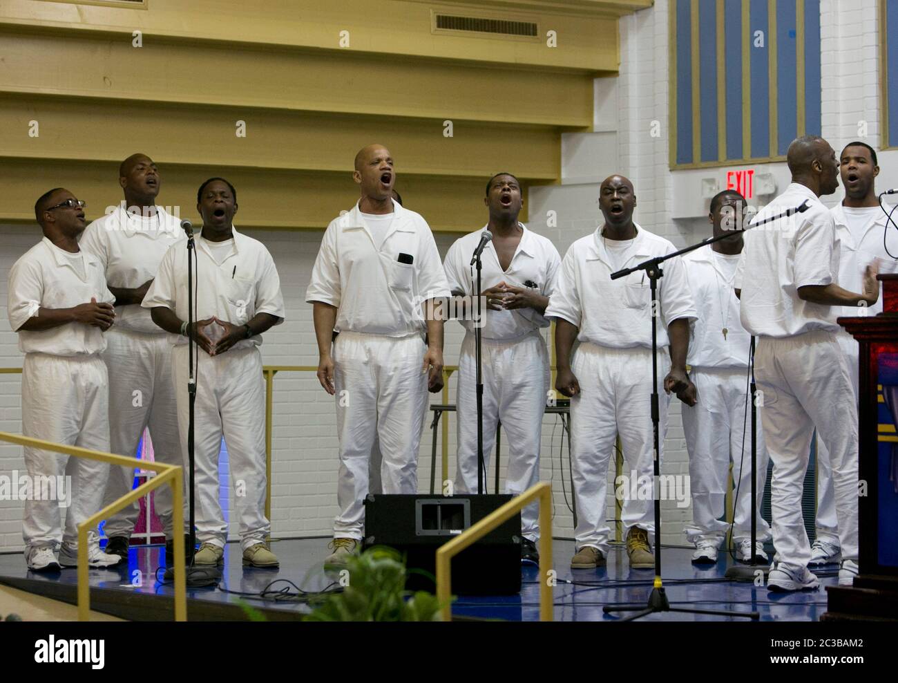 Rosharon Texas USA, August 25 2014: Uniformed male inmates at ...