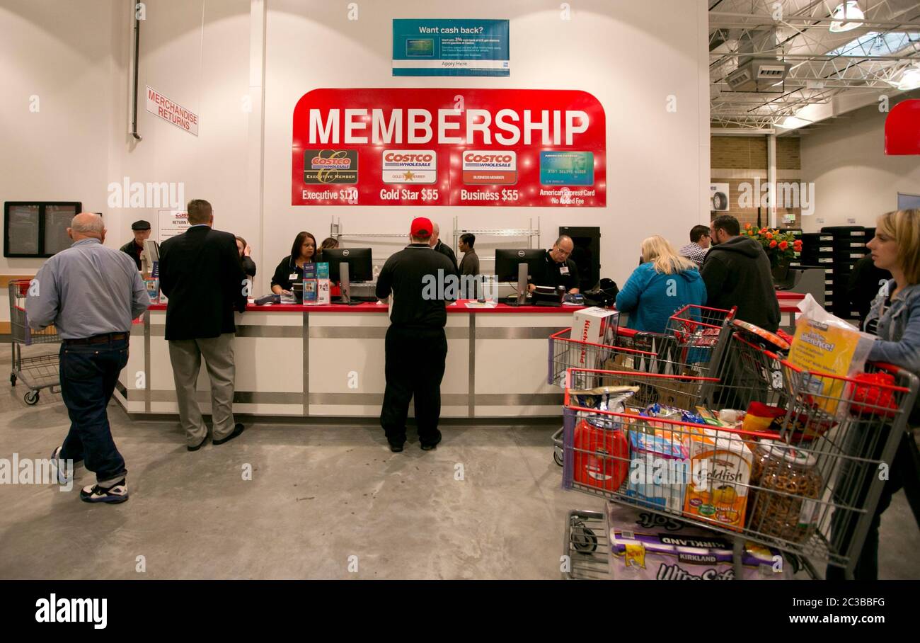 Cedar Park Texas USA, November 22 2013: Customers at newly opened ...