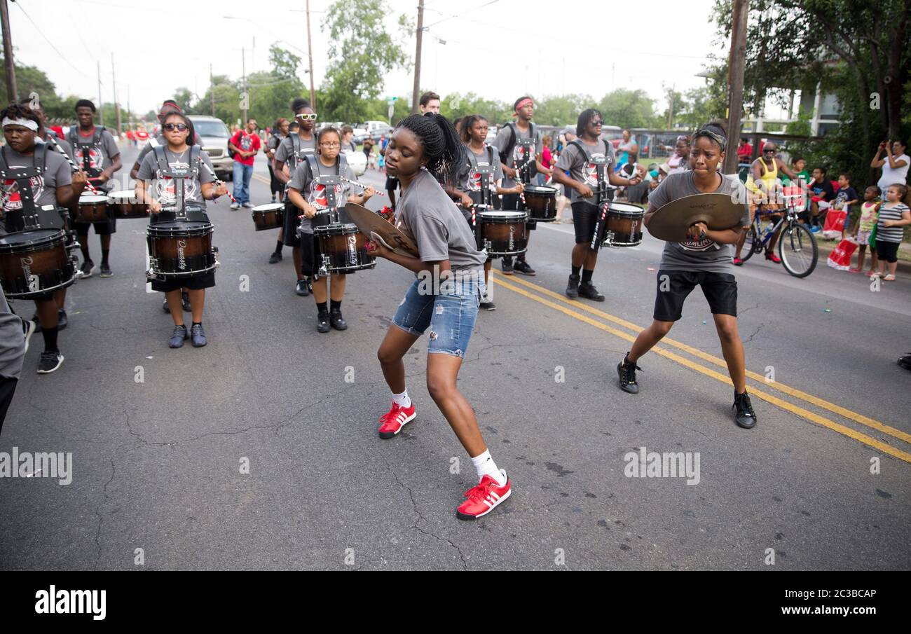 Marching band performs parade hi-res stock photography and images - Alamy