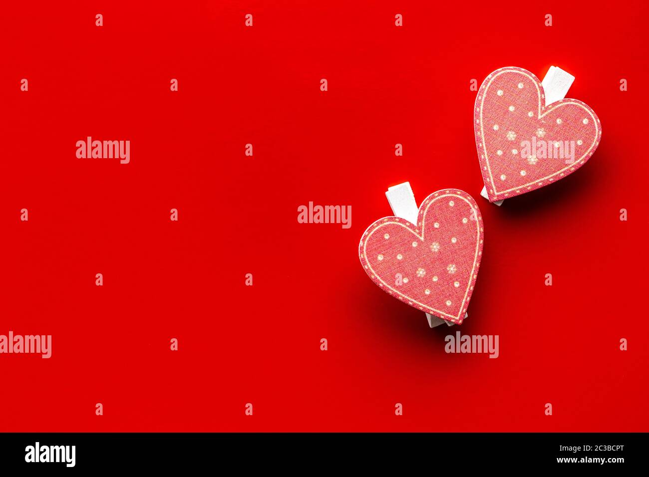 Red table top hi-res stock photography and images - Alamy