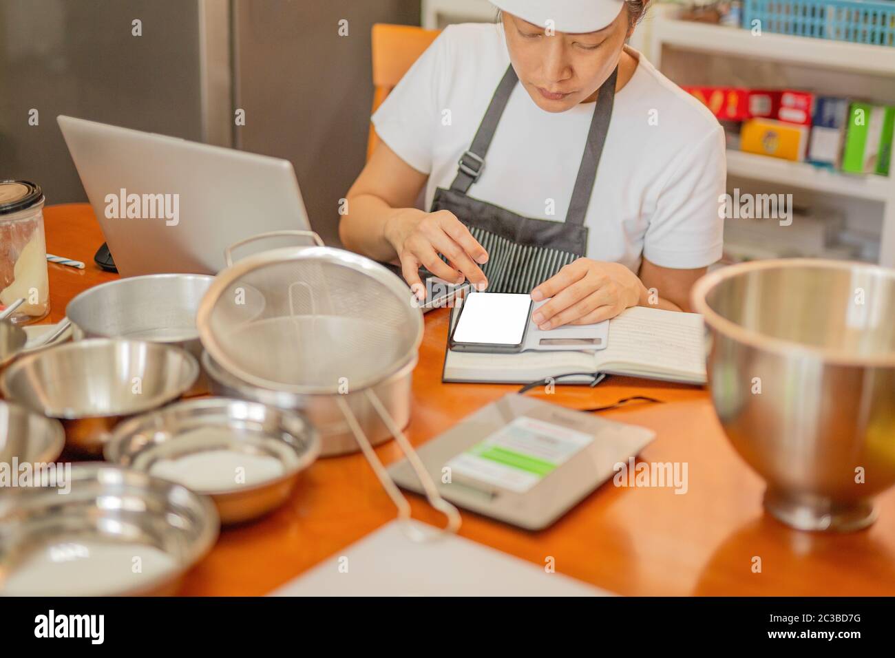Baker bakery cell hi-res stock photography and images - Alamy