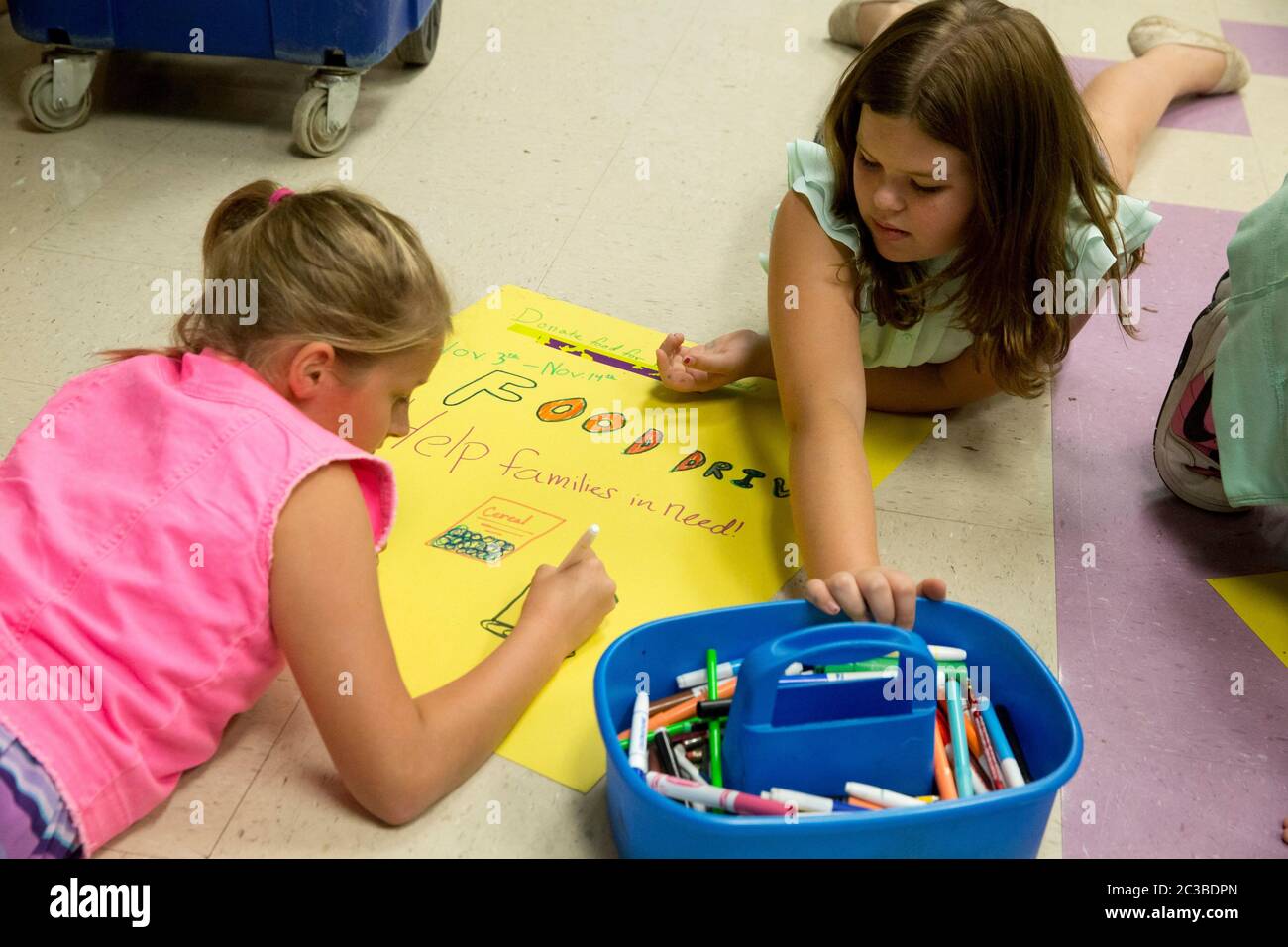Fifth grade working together hi-res stock photography and images - Alamy