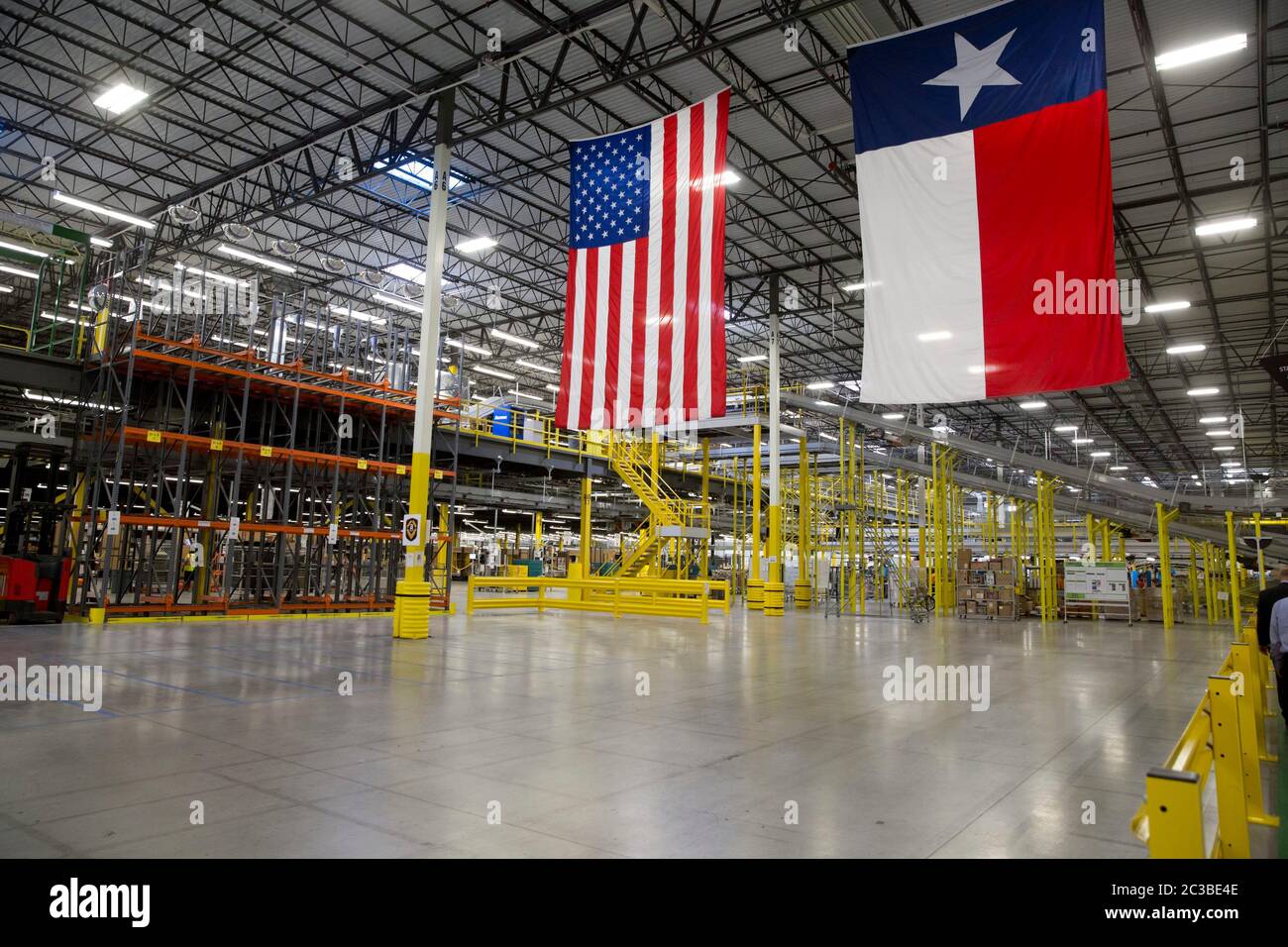 Amazon fulfillment Center: Schertz Texas USA, Aparil 17 2015: Interior ...