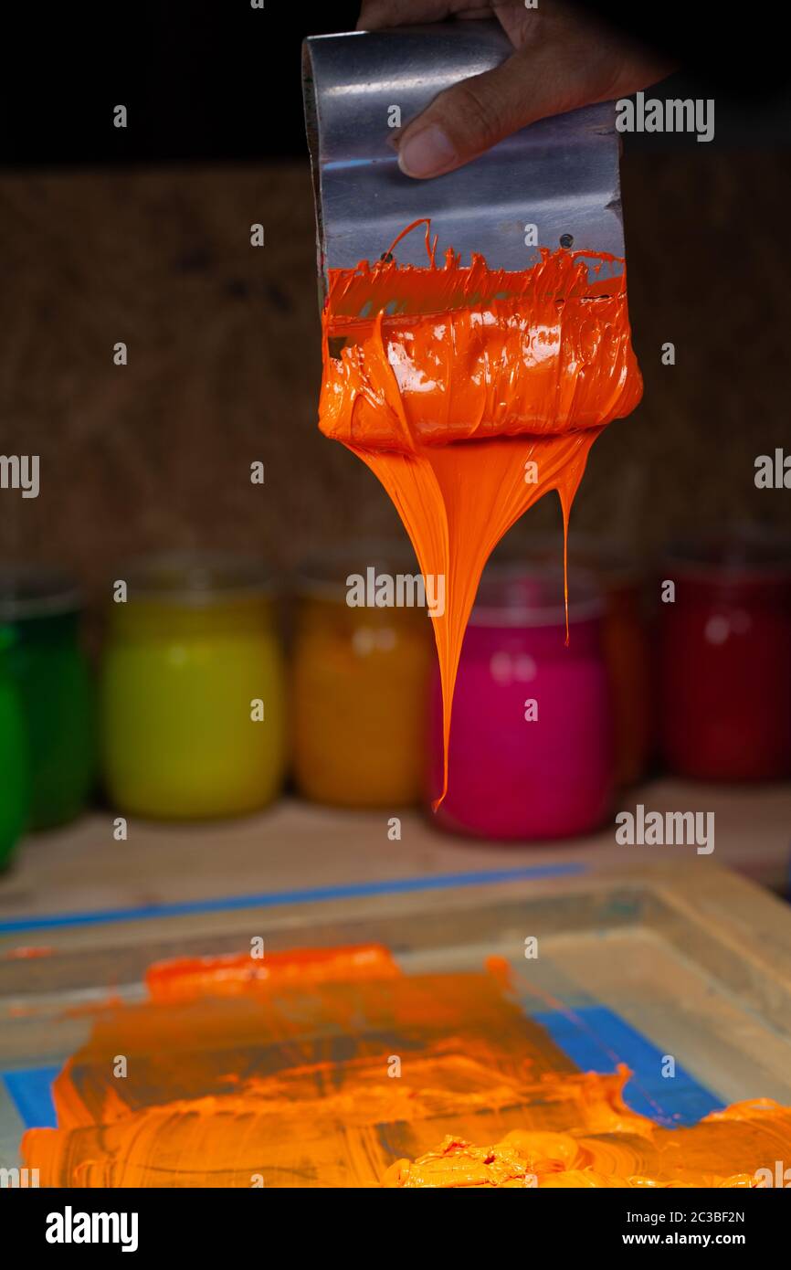 Paint dripping from paint brush hi-res stock photography and images - Alamy
