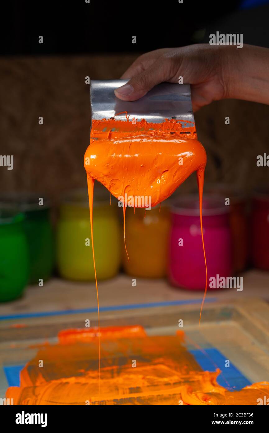 Paint dripping from paint brush hi-res stock photography and images - Alamy