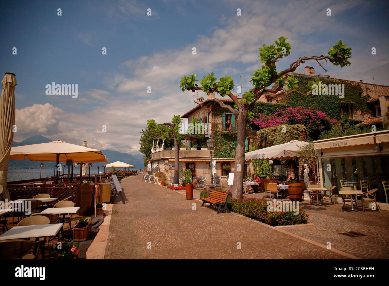 Torri del Benaco Stock Photo - Alamy