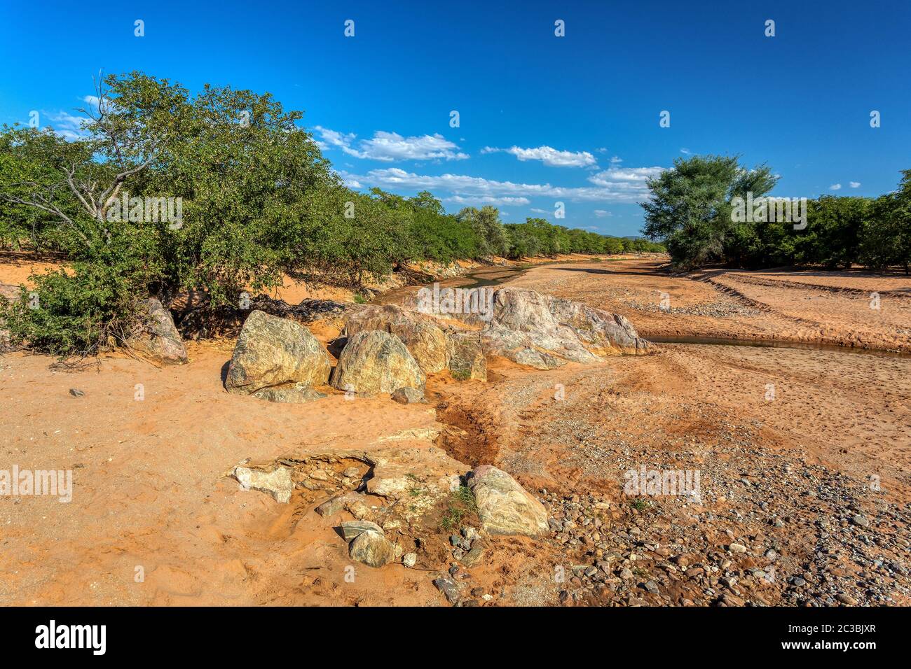 Natural spring water africa desert hi-res stock photography and images ...