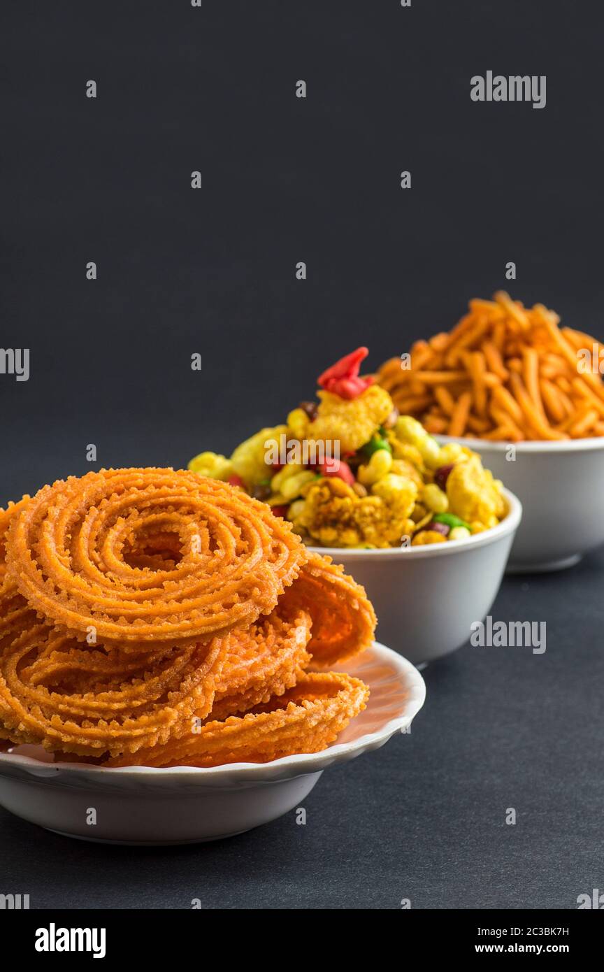 Indian Snack : Chakli, chakali or Murukku and Besan (Gram flour) Sev ...