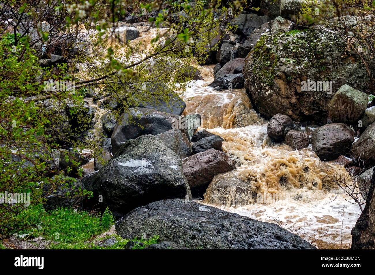 River in yerevan armenia hi-res stock photography and images - Alamy