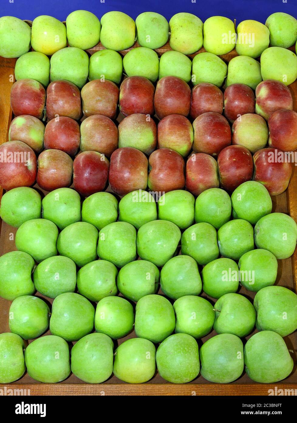 Organic apples variety at market stall Stock Photo - Alamy