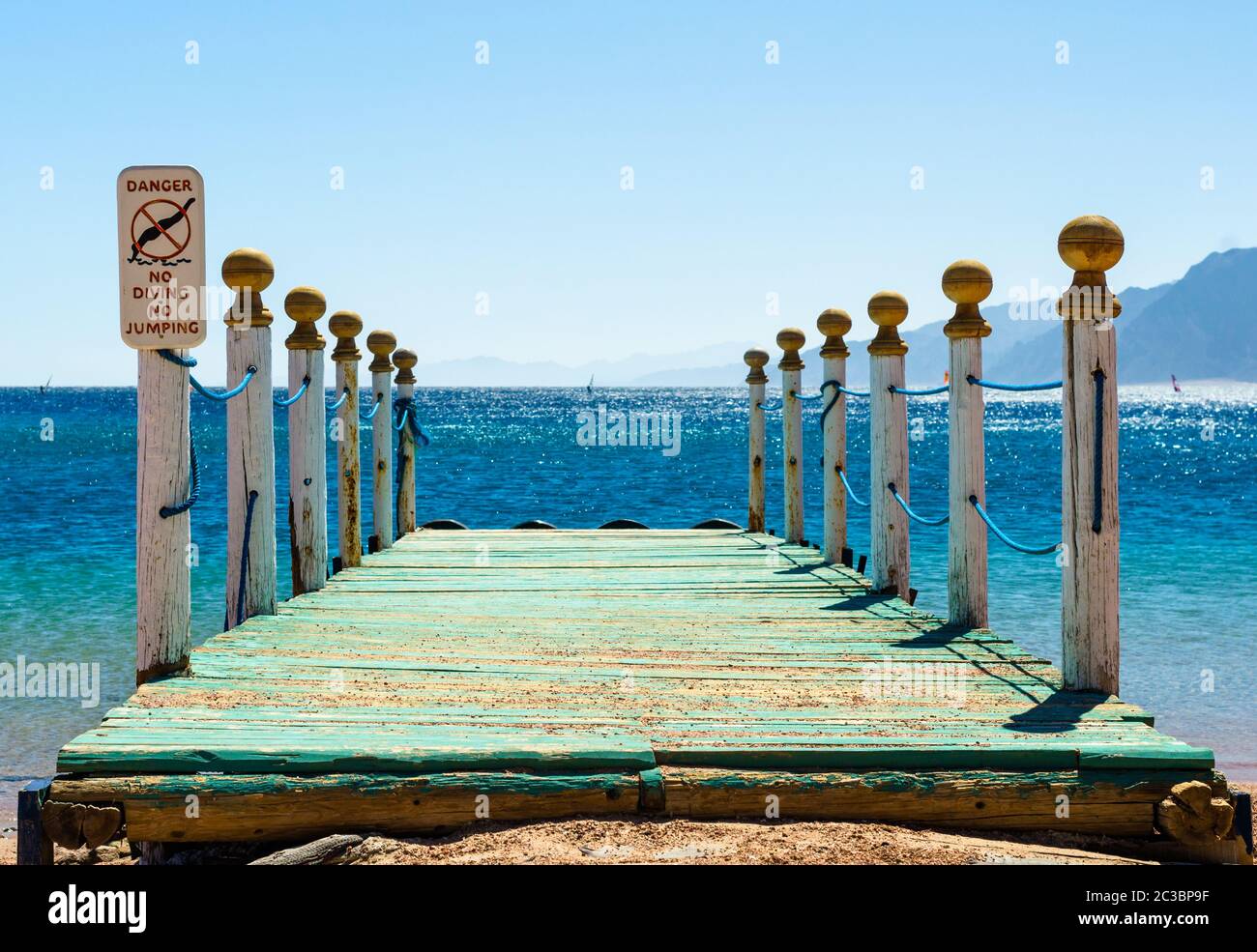 Pier warning sign hi-res stock photography and images - Alamy