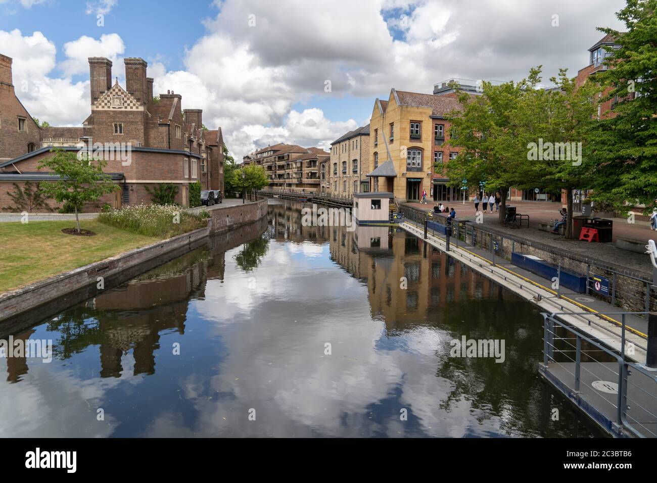 An empty river on a sunny day in central Cambridge, UK. 18/06/20 Stock ...