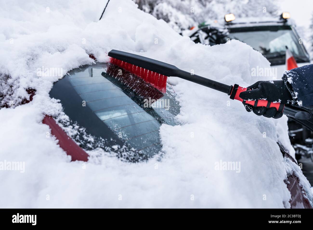 Cleaning car from snow hi-res stock photography and images - Alamy