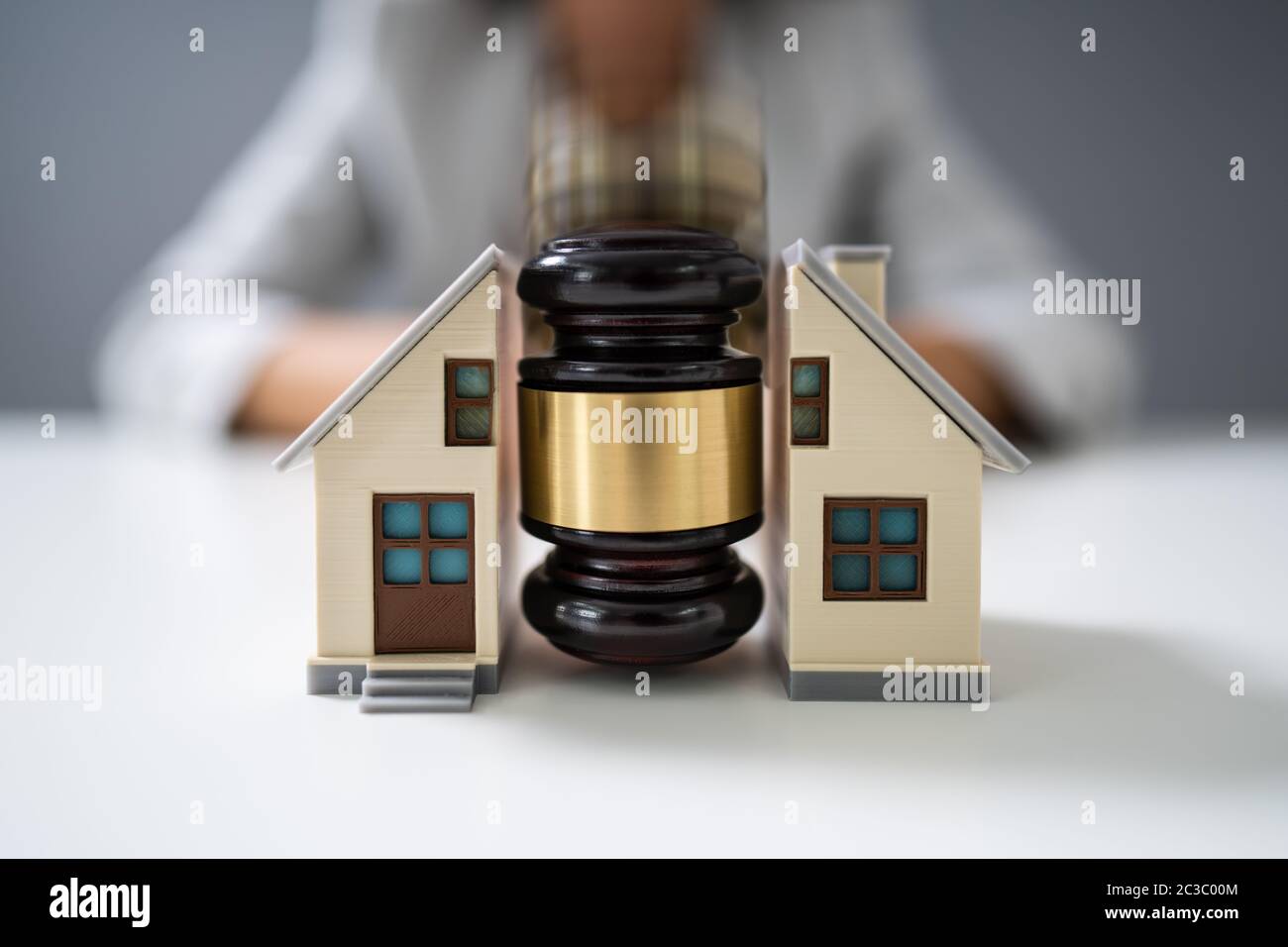 Female judge with wooden mallet hi-res stock photography and images - Alamy