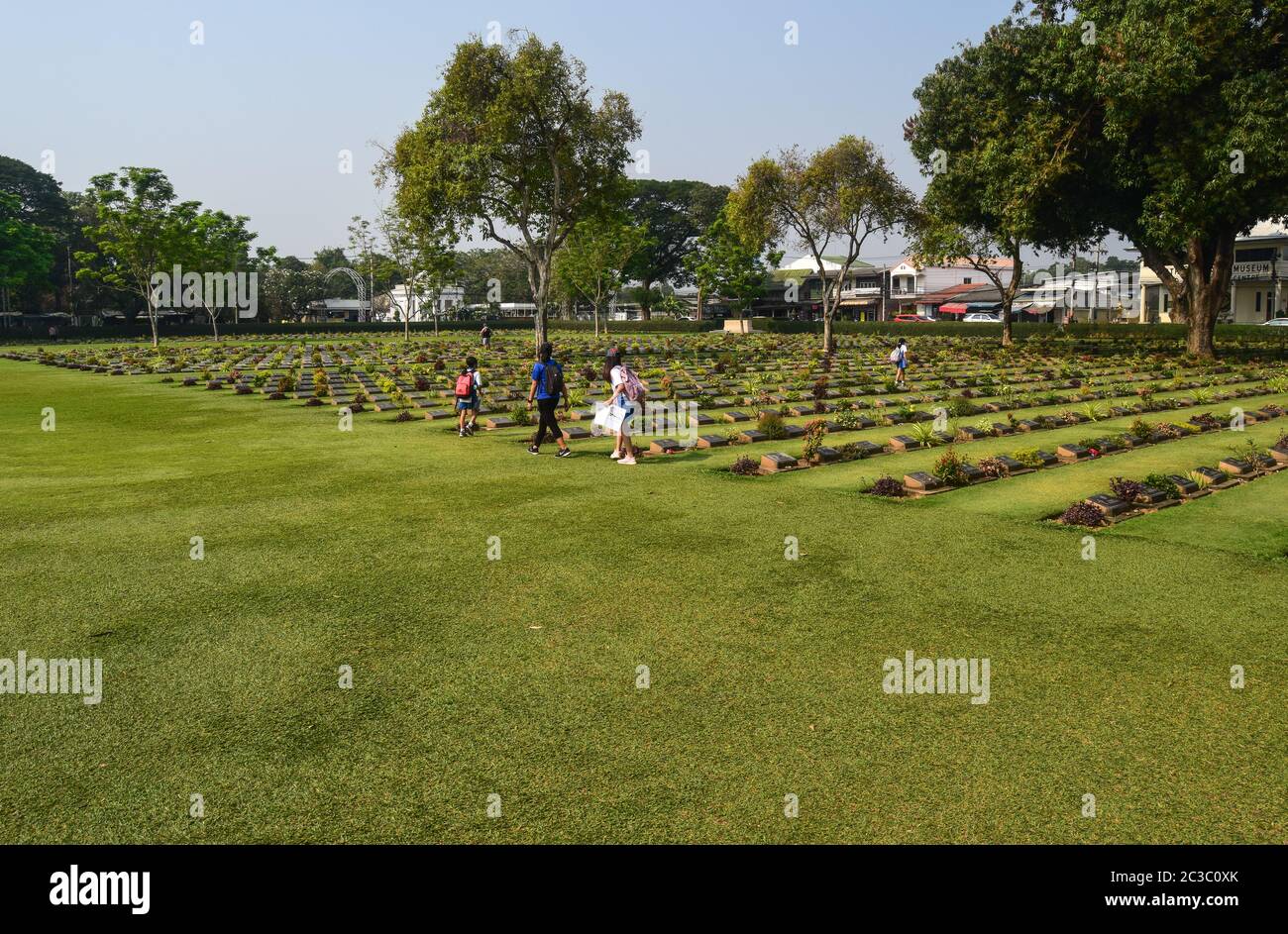 Thanbyuzayat war cemetery hi-res stock photography and images - Alamy