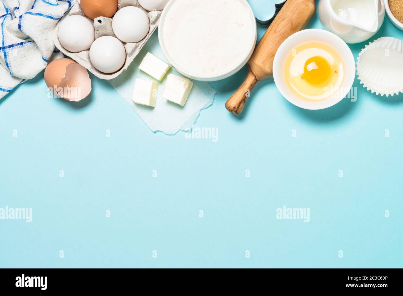Above view cake baking ingredient hi-res stock photography and images ...