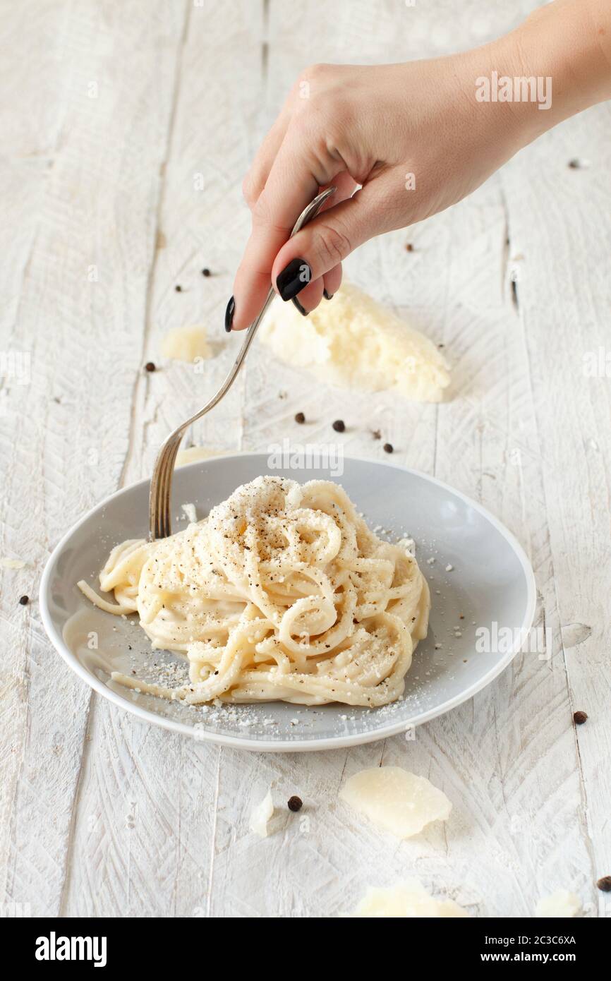 Cacio e pepe, italian cheese and pepper pasta close up Stock Photo - Alamy