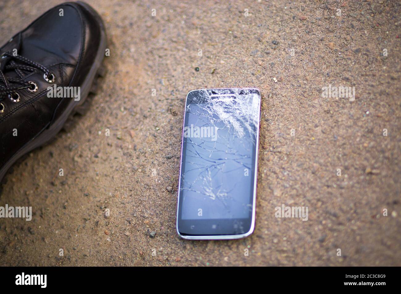 Cellphone smartphone drop on ground hi-res stock photography and images ...
