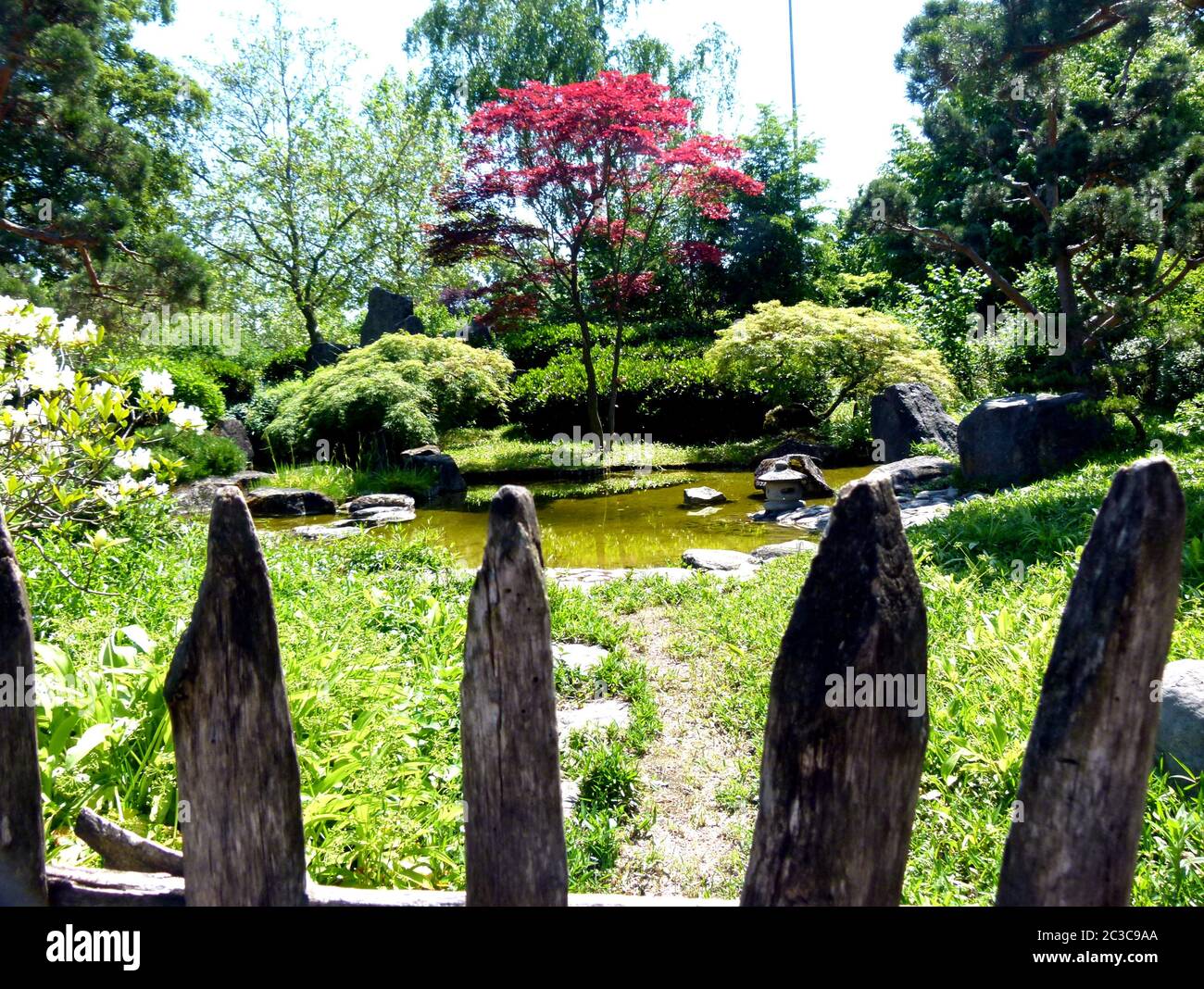 Style over fence hi-res stock photography and images - Alamy