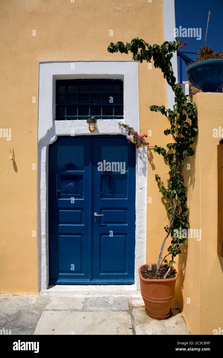 traditional greek house entrance in santorini island Stock Photo - Alamy