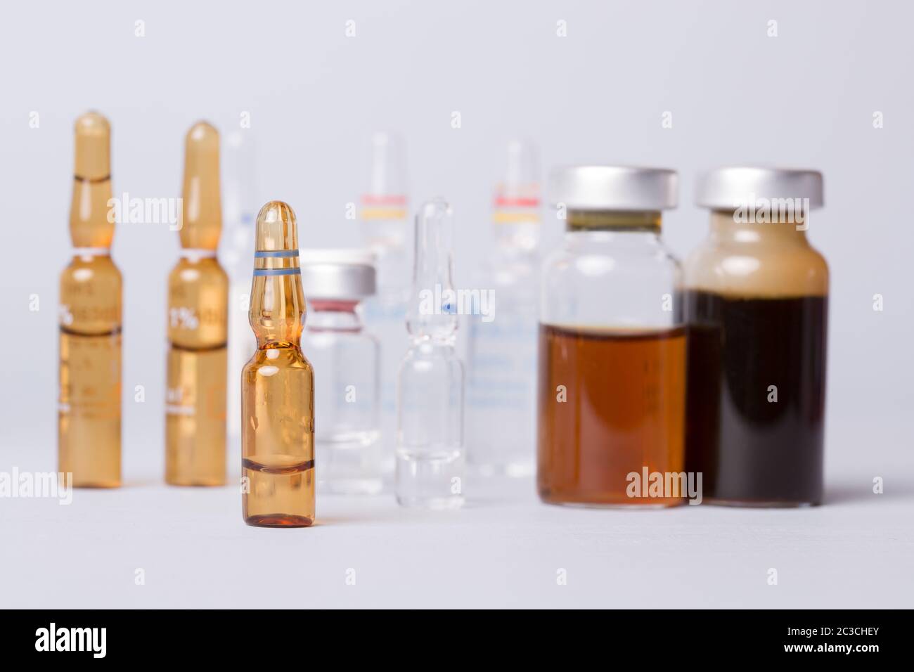 syringe with ampules of drugs Stock Photo - Alamy