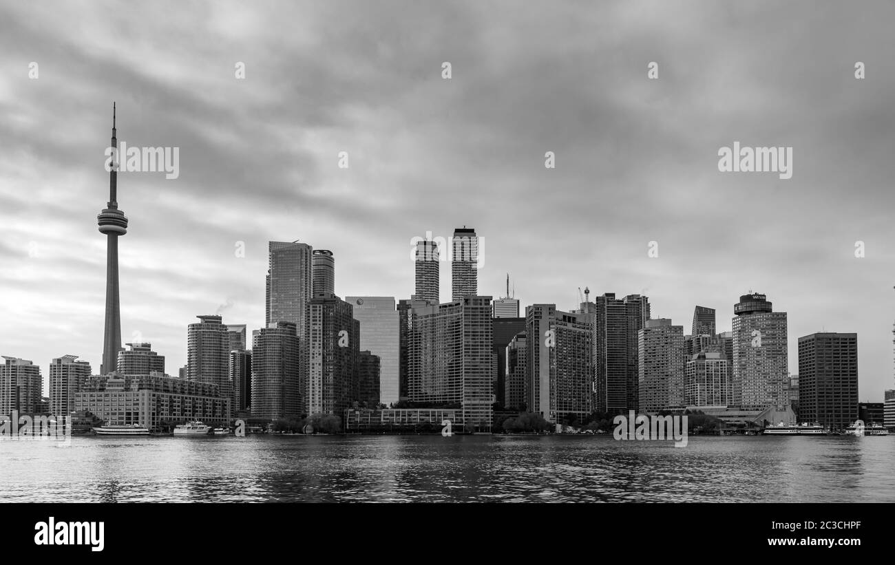 Toronto skyline evening Black and White Stock Photos & Images - Alamy