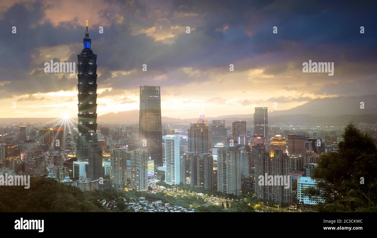 The Skyline of Taipei cityscape Taipei night view city Stock Photo - Alamy