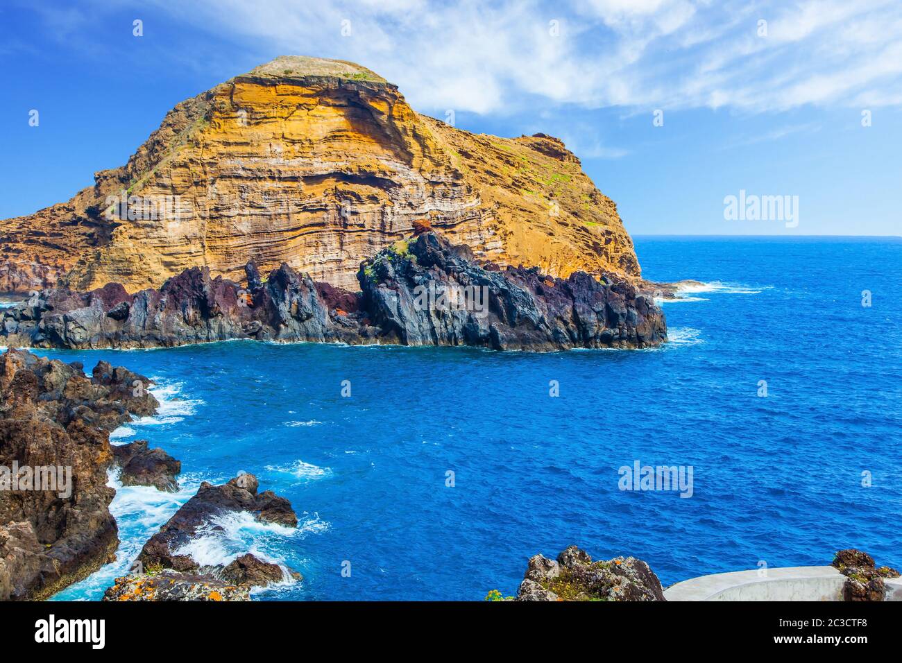 Atlantic rocks hi-res stock photography and images - Alamy