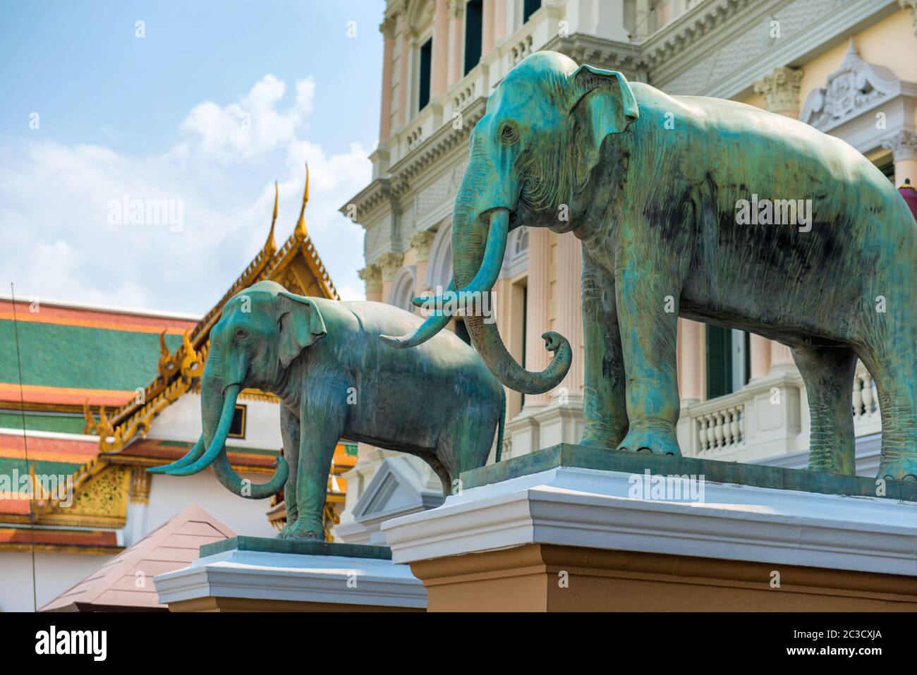 Elephant statues in front of Grand Palace in Bangkok Stock Photo - Alamy