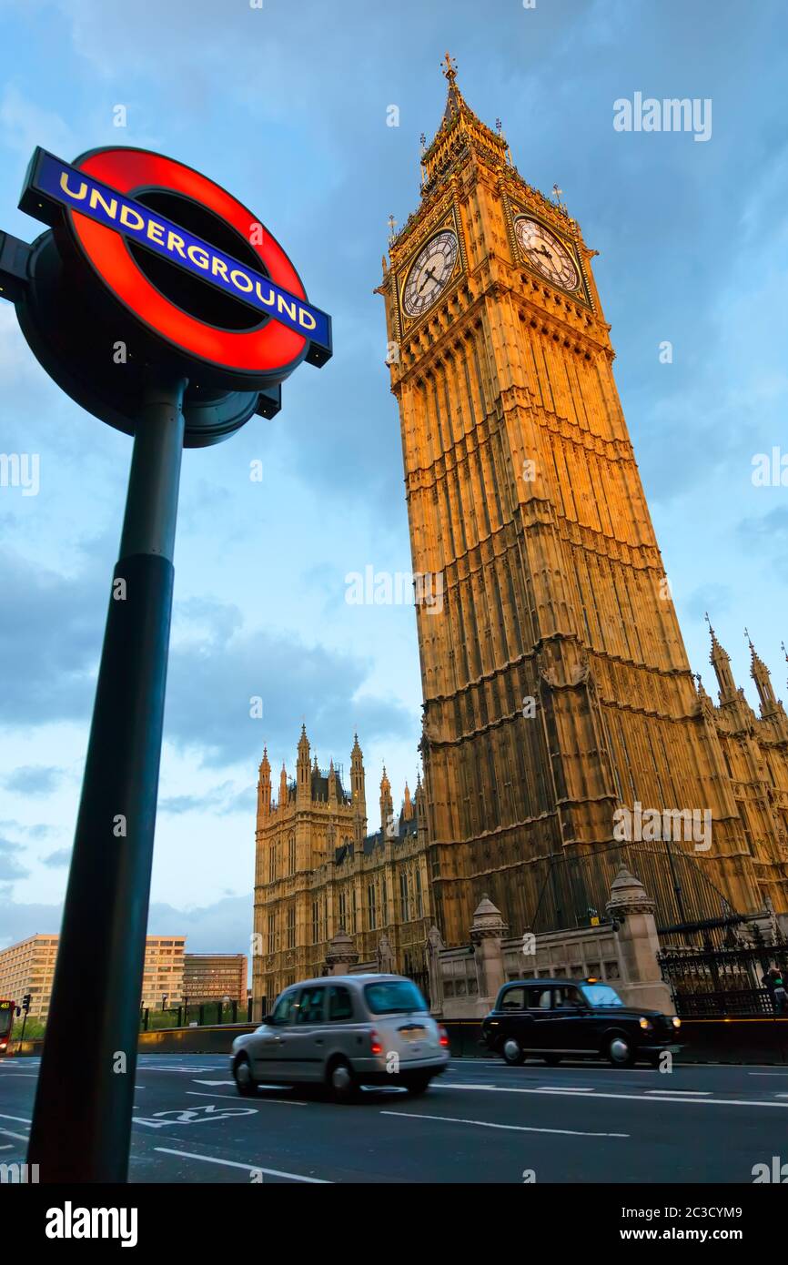 Londons famous clock hi-res stock photography and images - Alamy