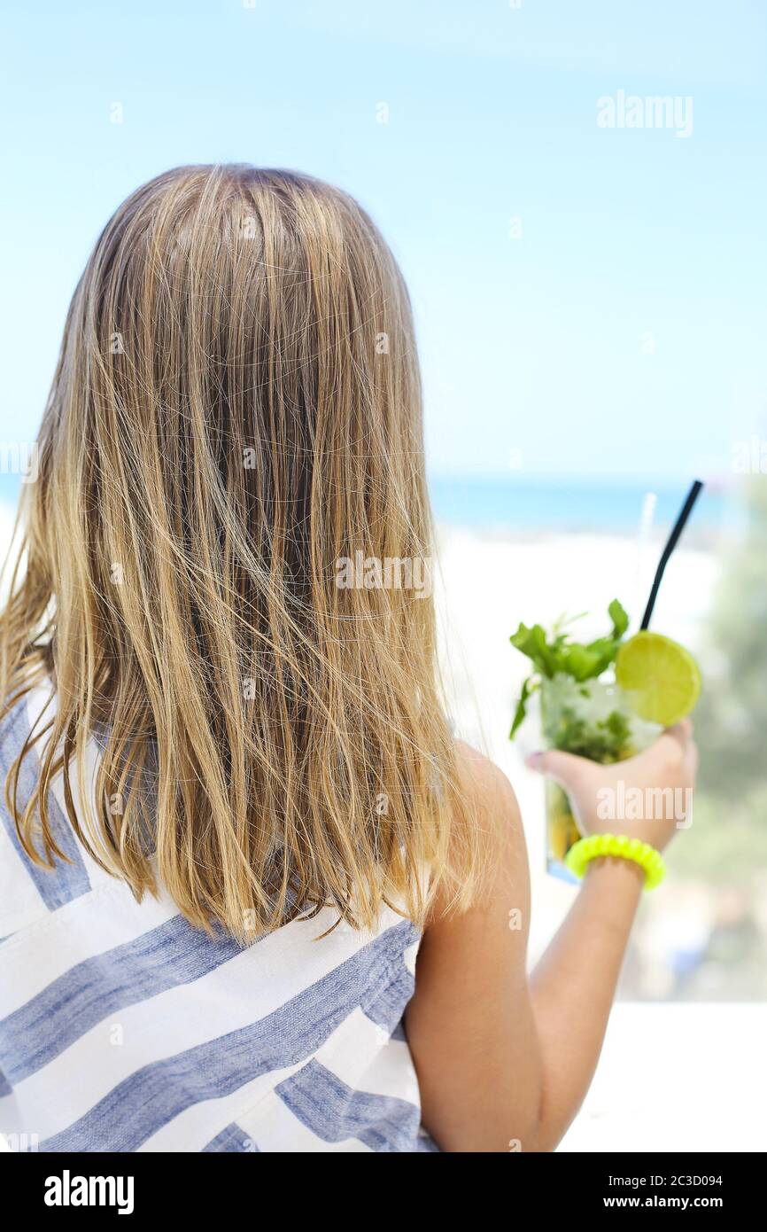 Anonymous girl hi-res stock photography and images - Alamy