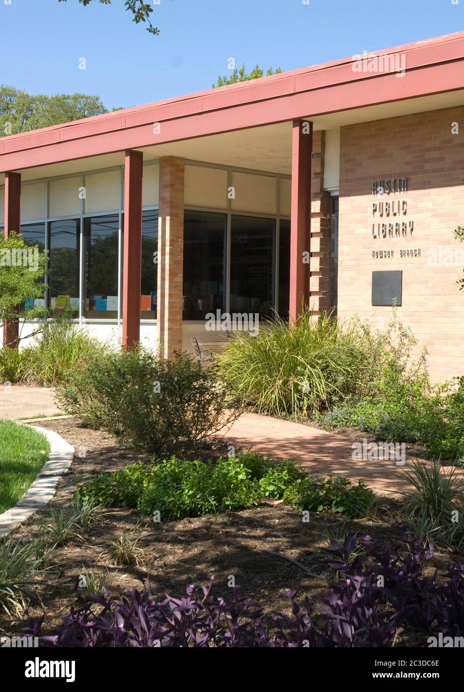 Midcentury modern architecture hi-res stock photography and images - Alamy