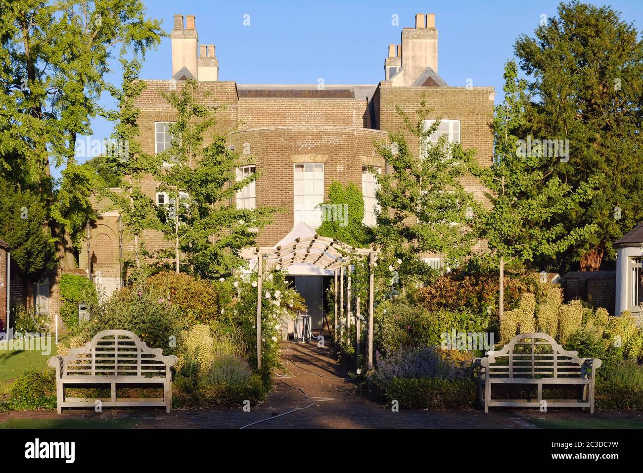 Morden surrey hi-res stock photography and images - Alamy