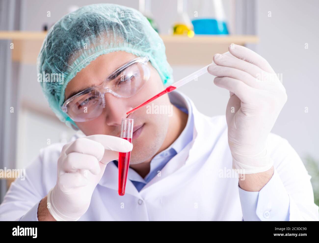 Forensic scientist blood hi-res stock photography and images - Alamy