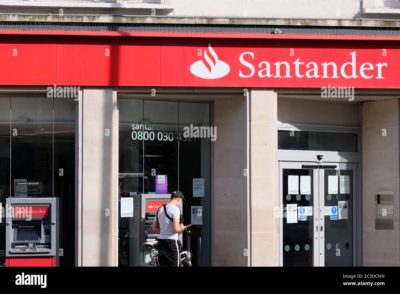 Santander logo hi-res stock photography and images - Alamy