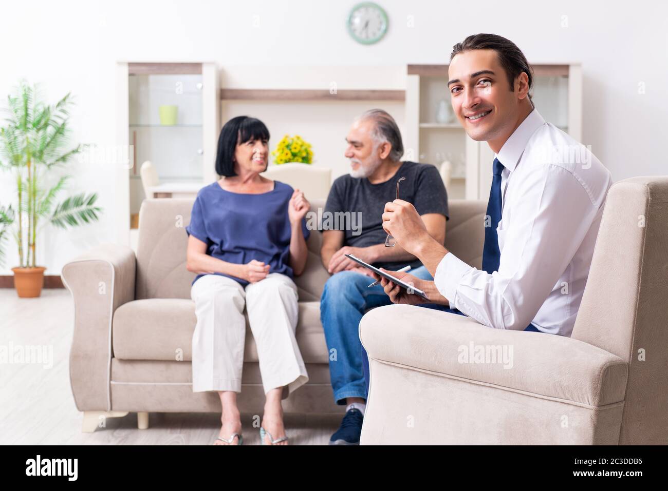Geriatric psychiatrist hi-res stock photography and images - Alamy