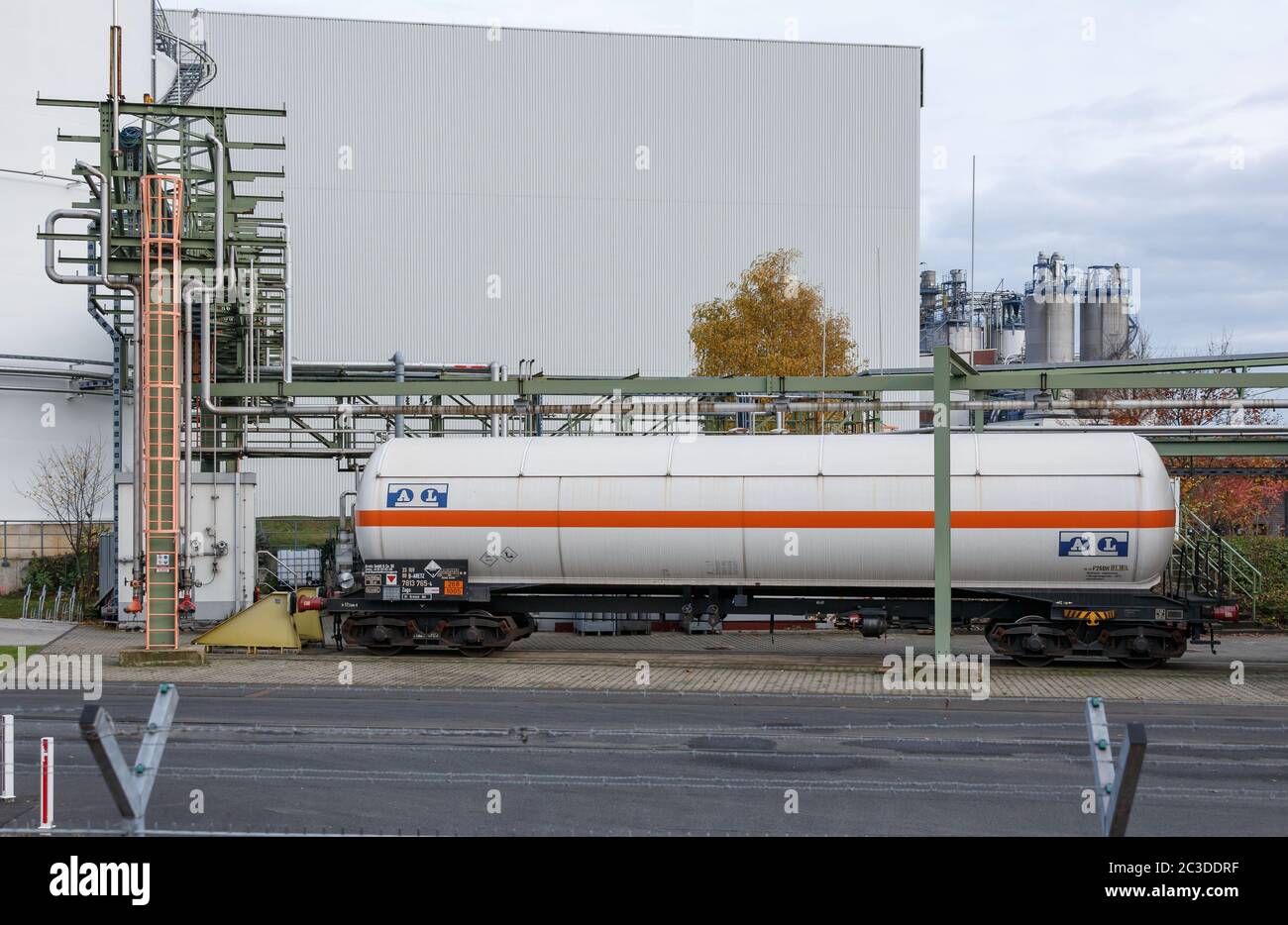 A TAL tank wagon with substances hazardous to waters at a chemical ...