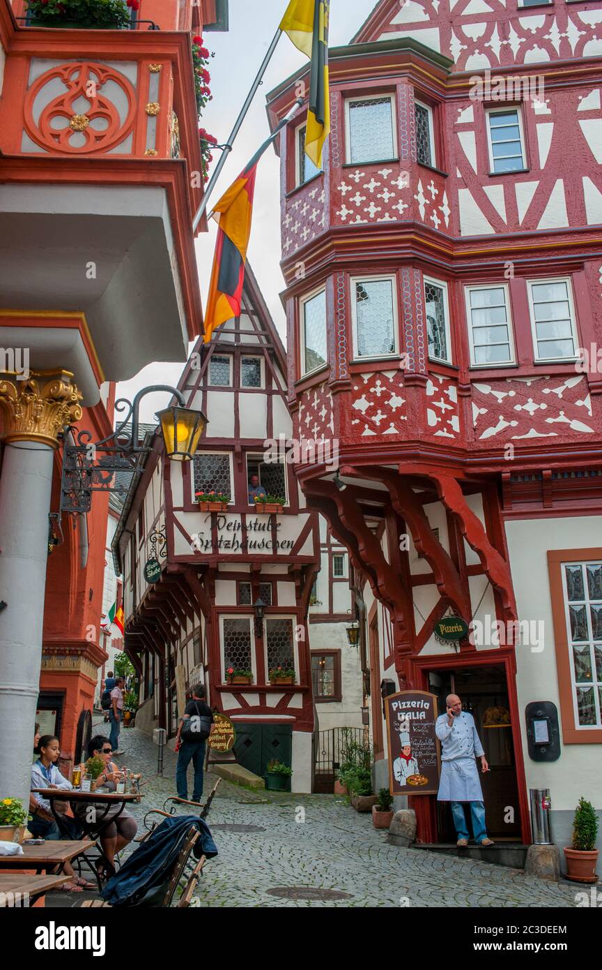 Town located on river hi-res stock photography and images - Alamy