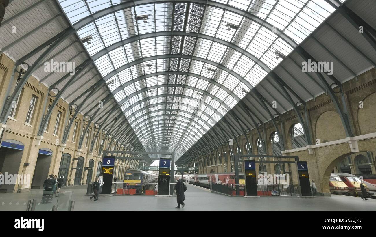Kings cross station sign platform train london england hi-res stock ...
