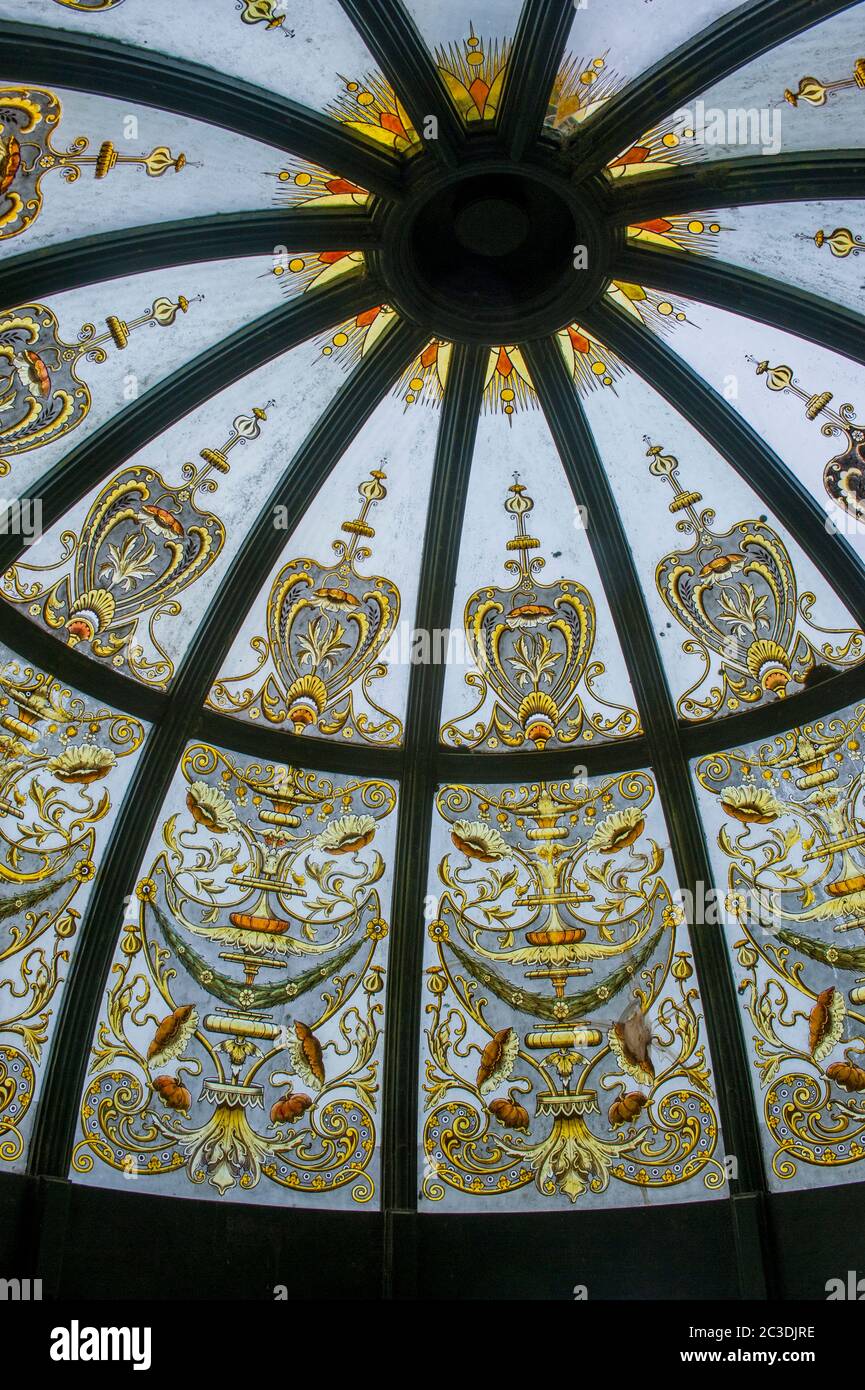 Cupola inside hi-res stock photography and images - Alamy