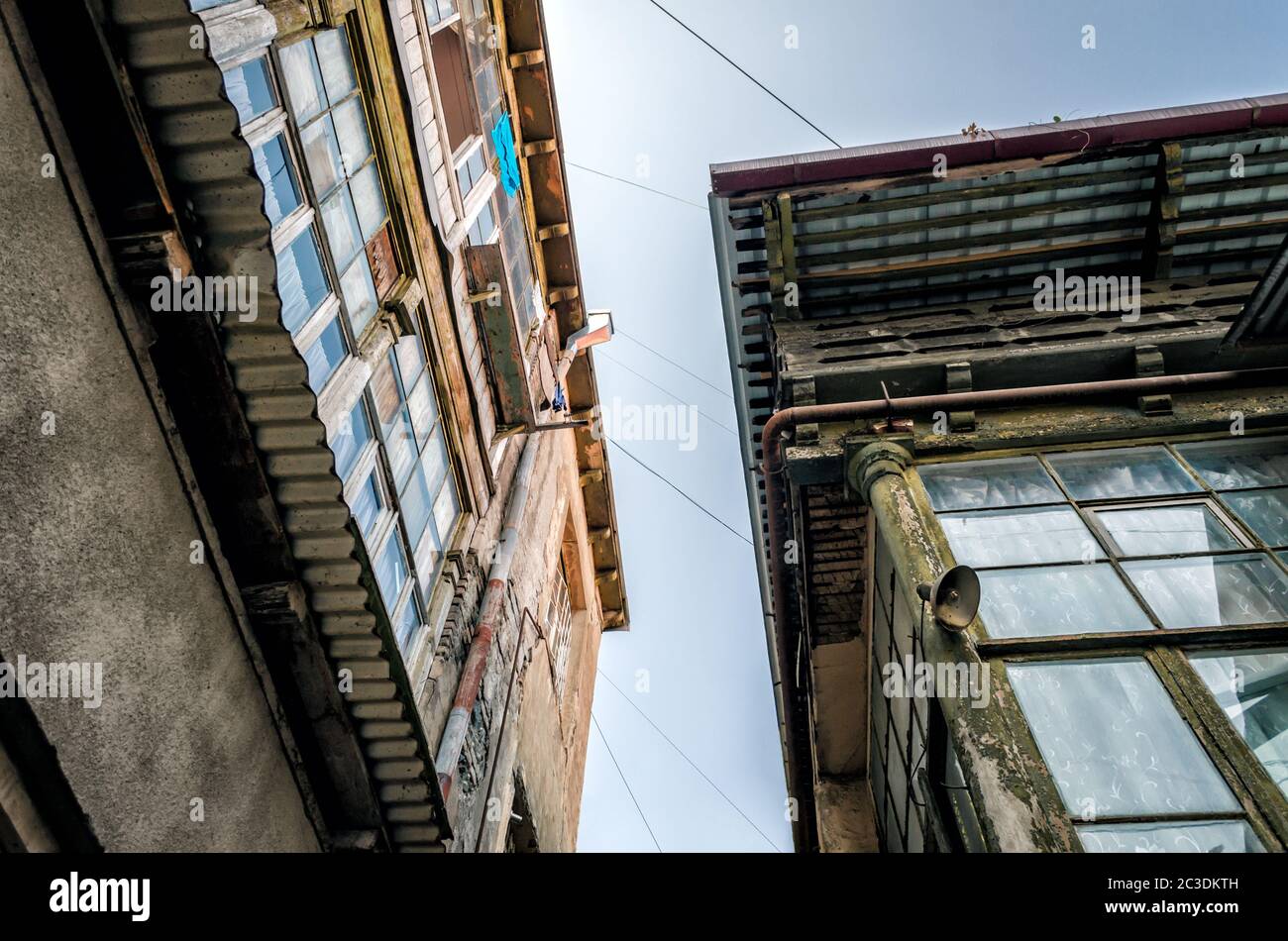 Slum windows hi-res stock photography and images - Alamy